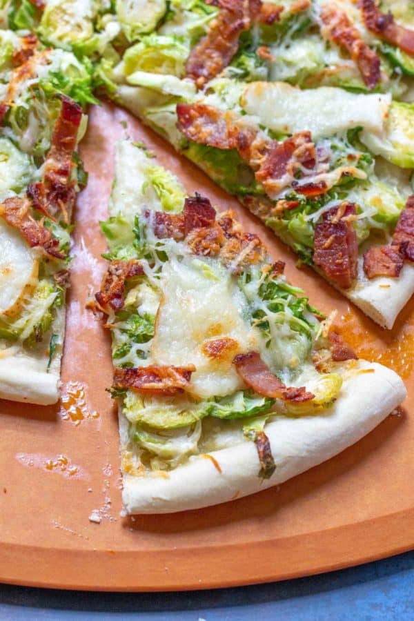 Brussels Sprouts Pizza with Bacon and Pear - stetted