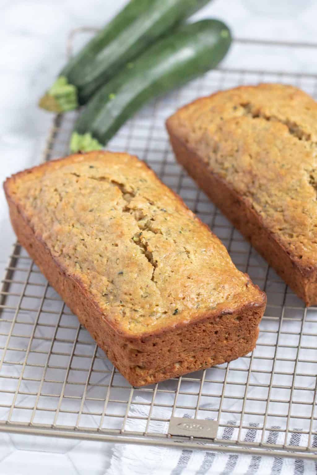 Easy Zucchini Bread - stetted