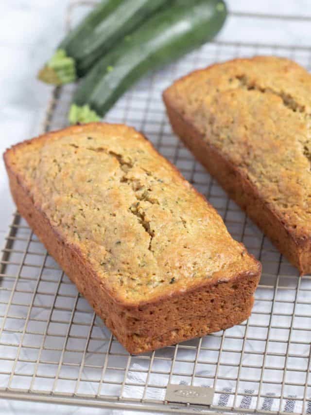 Easy Homemade Zucchini Bread - stetted