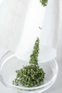 How to Dry Thyme