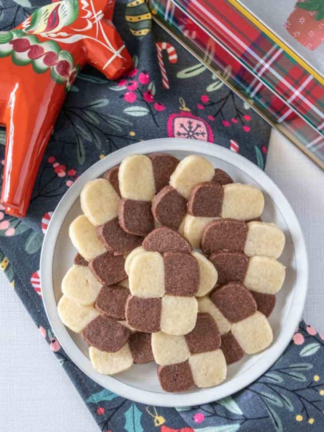 Sliced Checkerboard Cookies - stetted