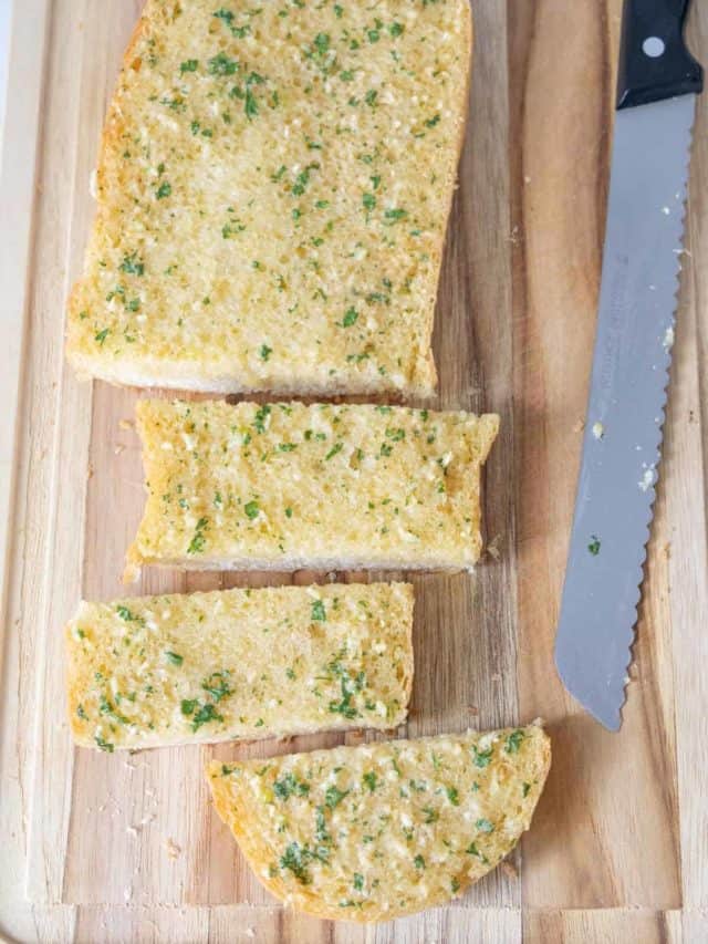 Easy Homemade Garlic Bread - stetted