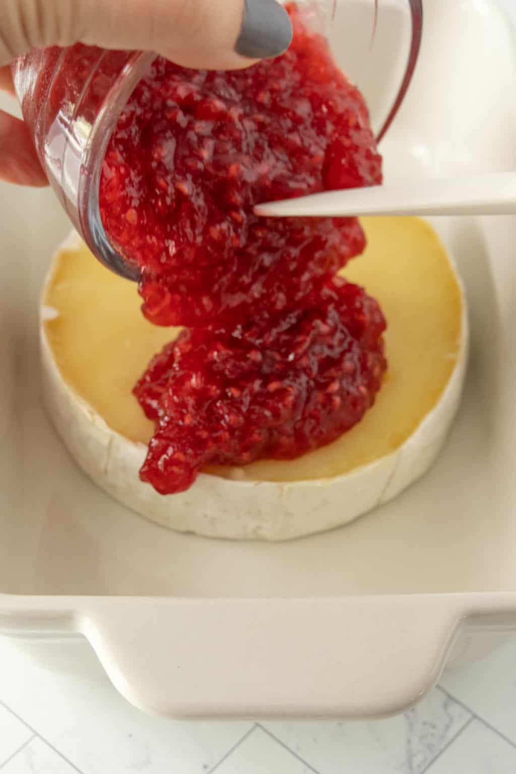 Easy Baked Brie with Jam - stetted