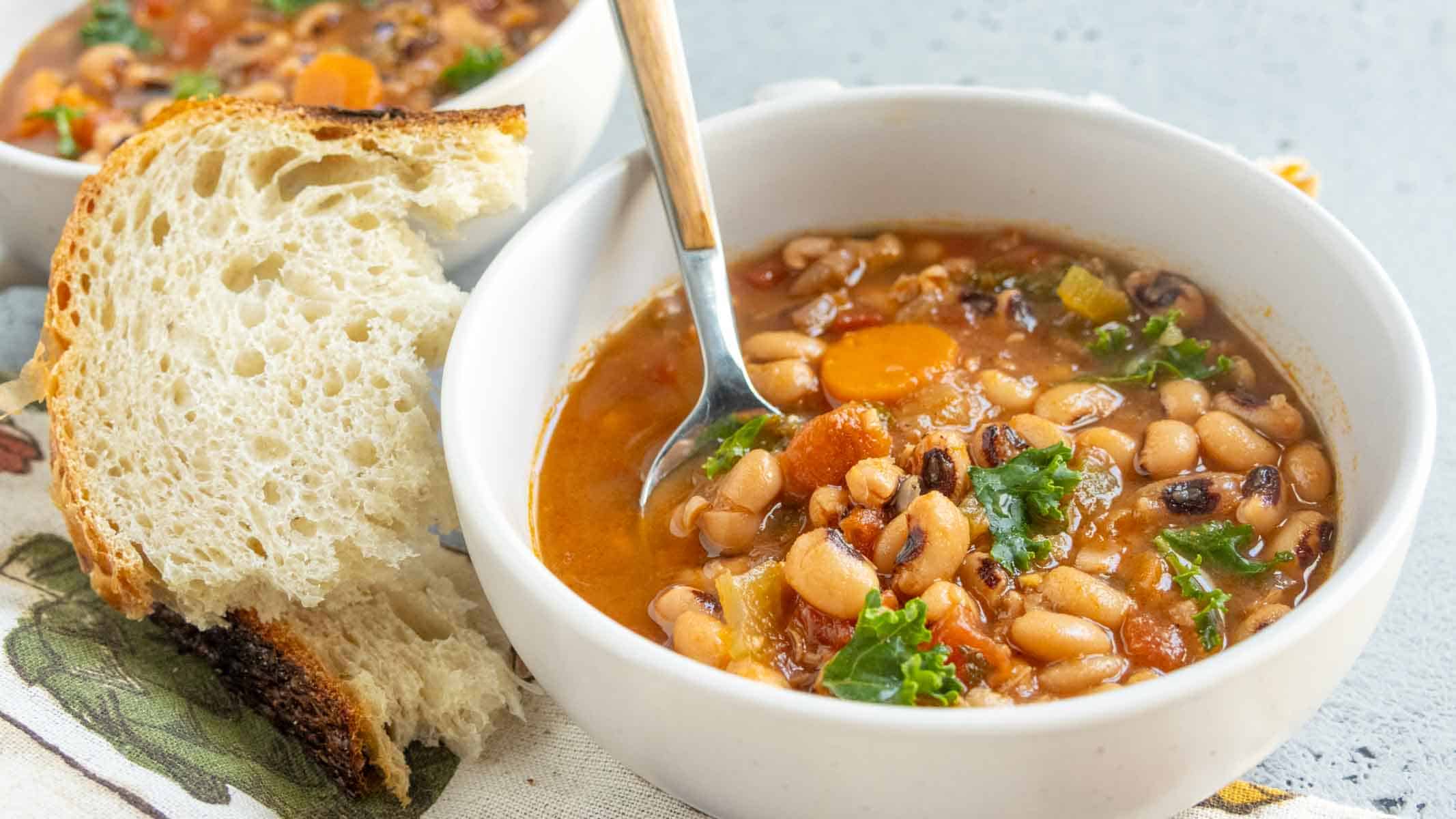 Slow Cooker Black Eyed Pea Soup (Vegetarian) - stetted
