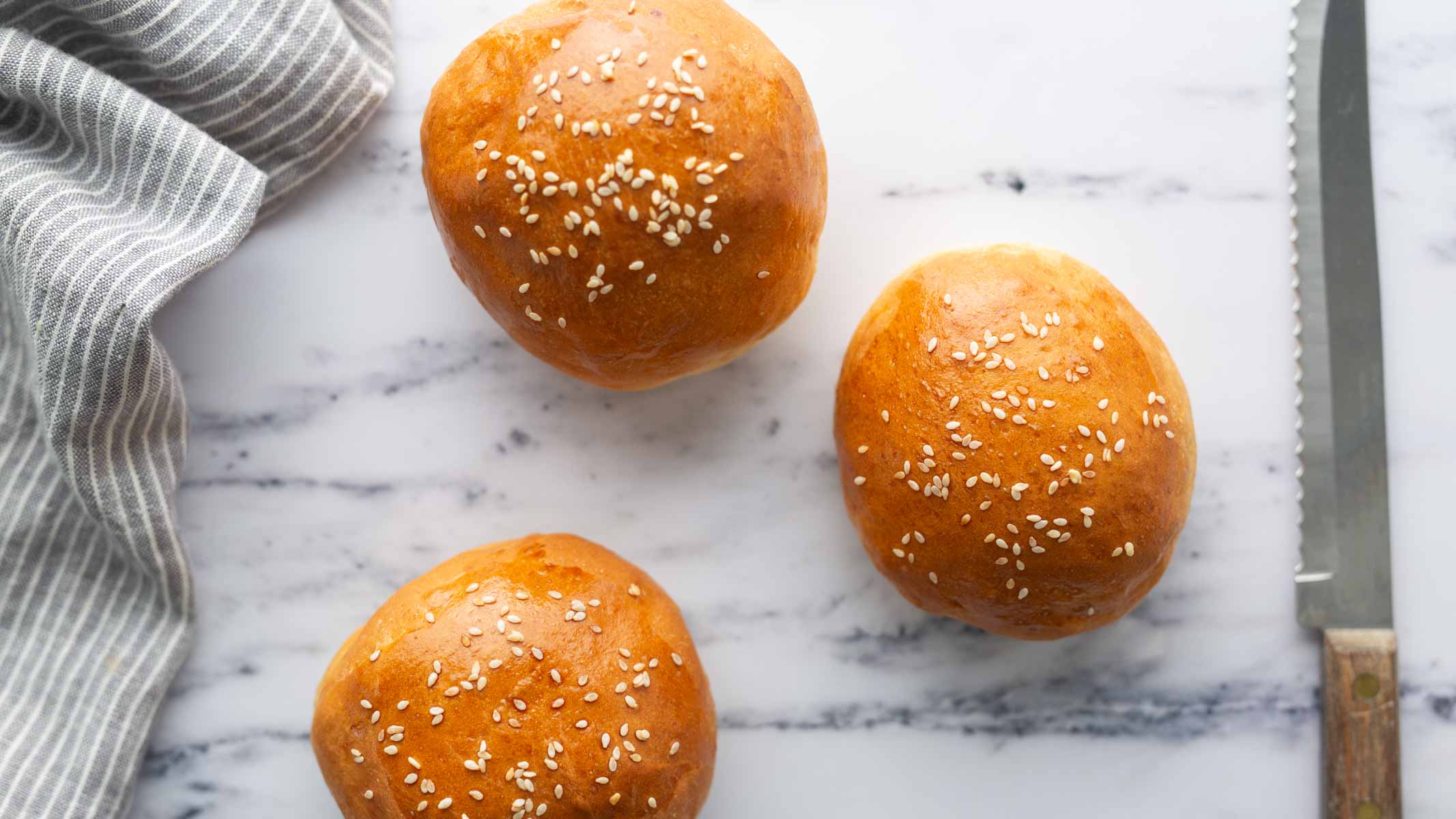 Homemade Hamburger Buns (With or Without Sesame)